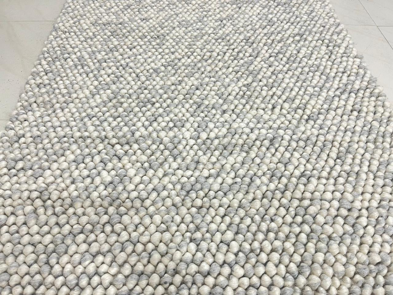 Pebbles ICY Blue RUG 80% WOOL AND 20% COTTON – Luxurious Rugs